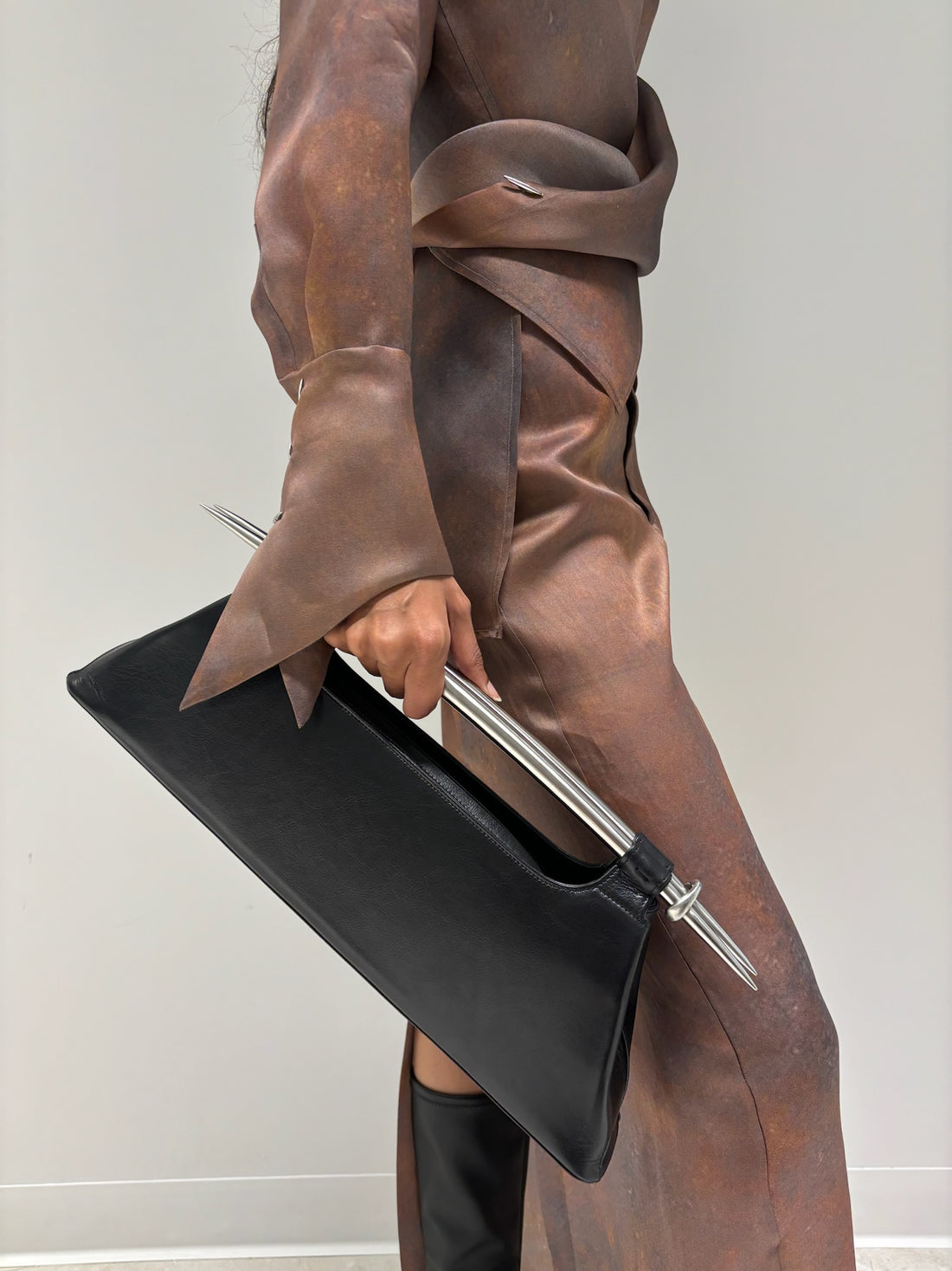 DAGGER BAG - BLACK (LAST 1 LEFT) – GRACE LING